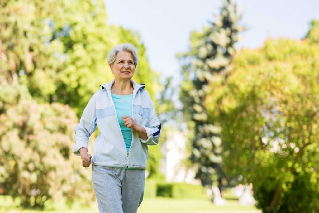 Caminar al aire libre es mejor que caminar en la cinta de correr, el ...
